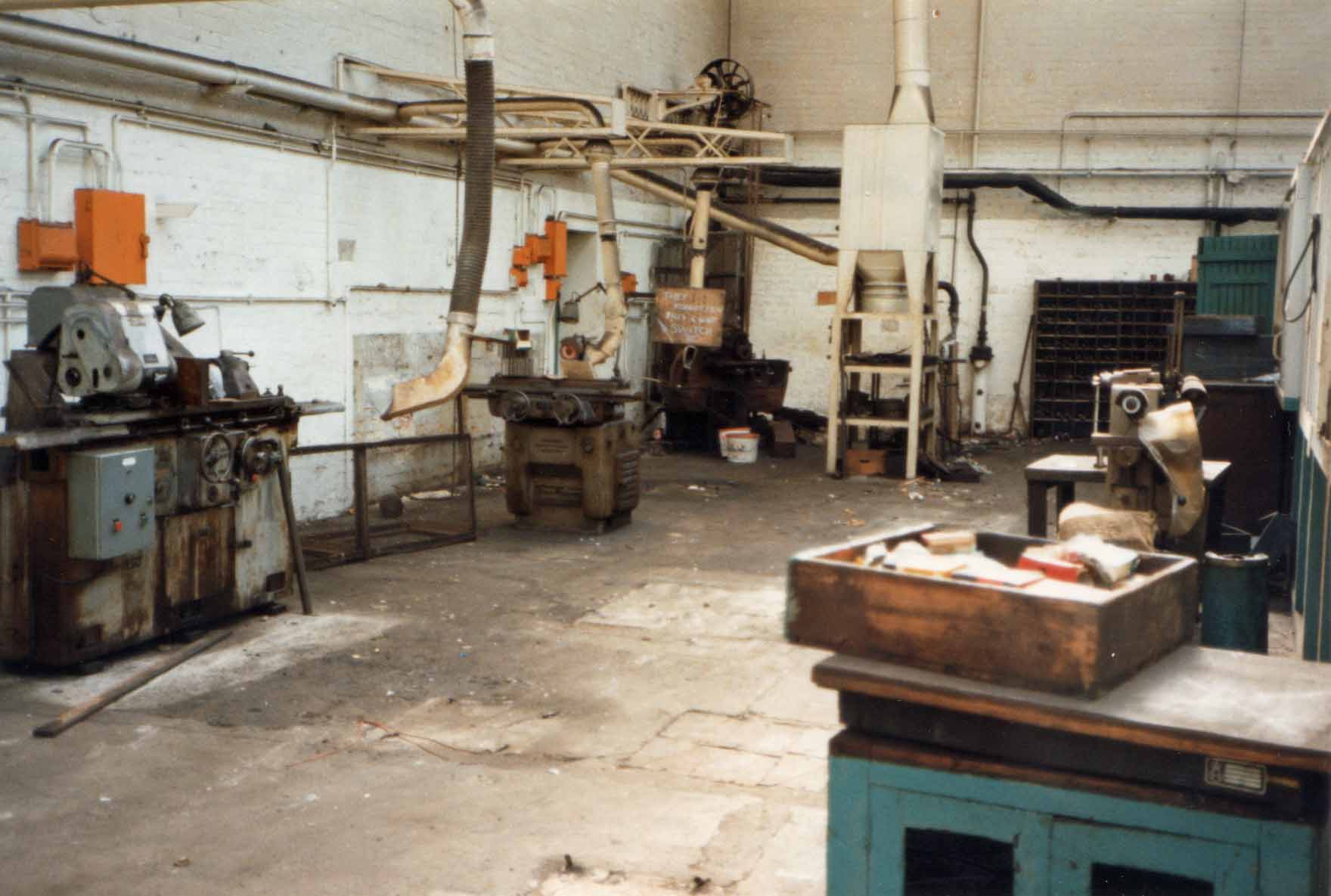 Fitting Shop Grinding Room - Living Archive