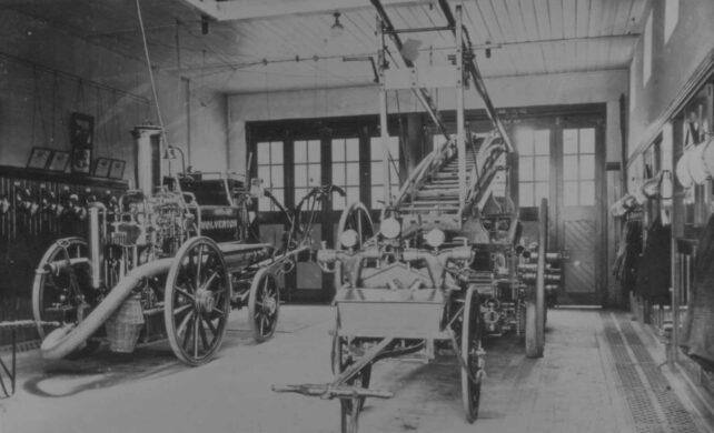 Fire engine 1900-14 - Living Archive