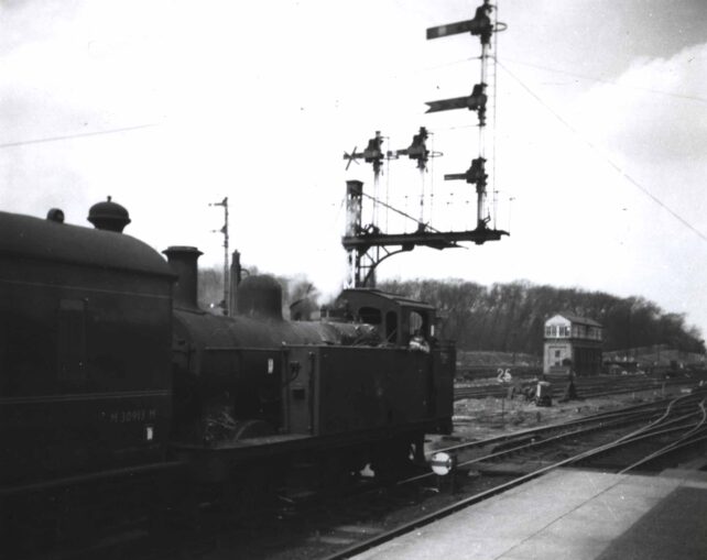 Carriage Shunting Engine at work 1960 - Living Archive
